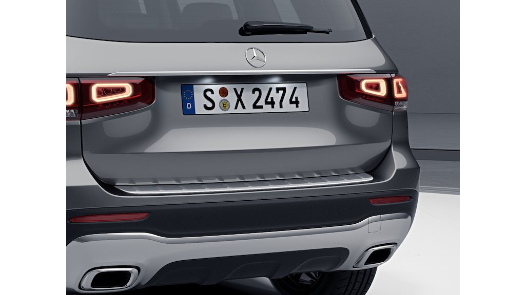 Rear trim strip (high-gloss chrome-plated) | Visual appearance ...