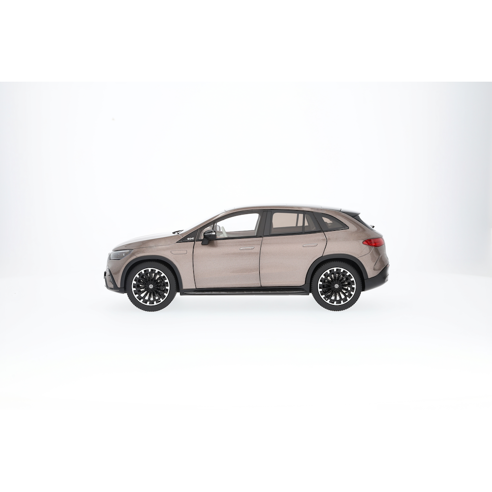 EQE SUV, AMG Line, X294 (velvet brown, NZG, 1:18) | Model cars, 1:18 ...